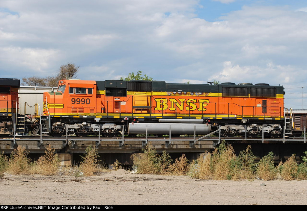 BNSF 9990